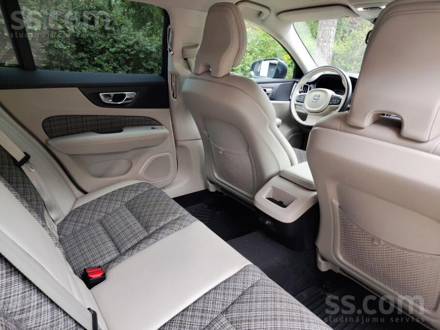 Zils Volvo V60 2019 Rīga, ar dzinēja tilpumu 2.00 L un nobraukumu 163 tūkst. km par 16900 €, foto 11 vietnē AUTOMOTO.COM.LV