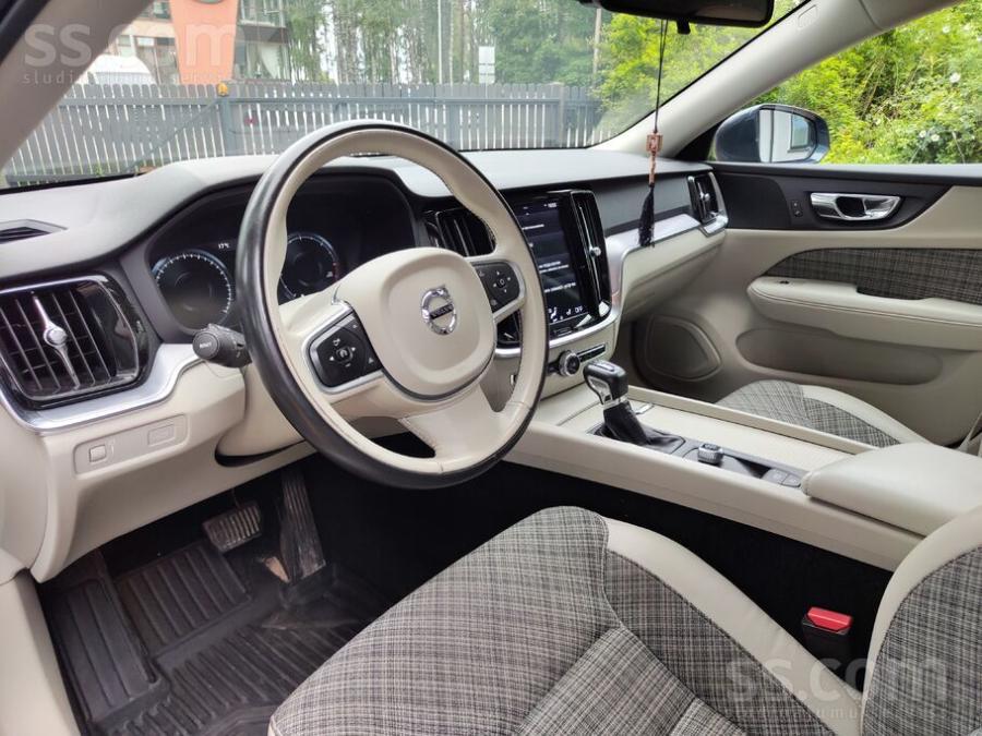 Zils Volvo V60 2019 Rīga, ar dzinēja tilpumu 2.00 L un nobraukumu 163 tūkst. km par 16900 €, foto 12 vietnē AUTOMOTO.COM.LV