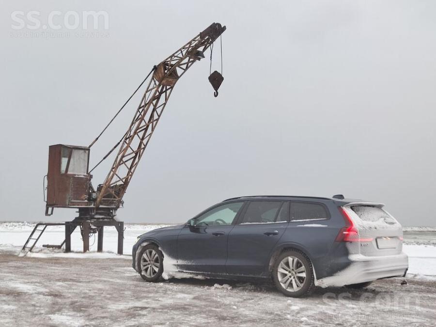 Zils Volvo V60 2019 Rīga, ar dzinēja tilpumu 2.00 L un nobraukumu 163 tūkst. km par 16900 €, foto 31 vietnē AUTOMOTO.COM.LV