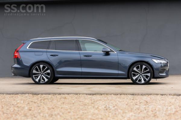 Blue Volvo V60 2019 in Jelgava, with an engine capacity of 2.00 L and mileage of 181 thousand km for 17500 €, photo 4 on AUTOMOTO.COM.LV