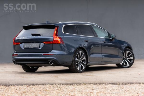 Blue Volvo V60 2019 in Jelgava, with an engine capacity of 2.00 L and mileage of 181 thousand km for 17500 €, photo 5 on AUTOMOTO.COM.LV