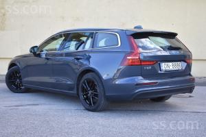 Zils Volvo V60 2019 Talsi, ar dzinēja tilpumu 2.00 L un nobraukumu 203 tūkst. km par 14700 €, foto 3 vietnē AUTOMOTO.COM.LV