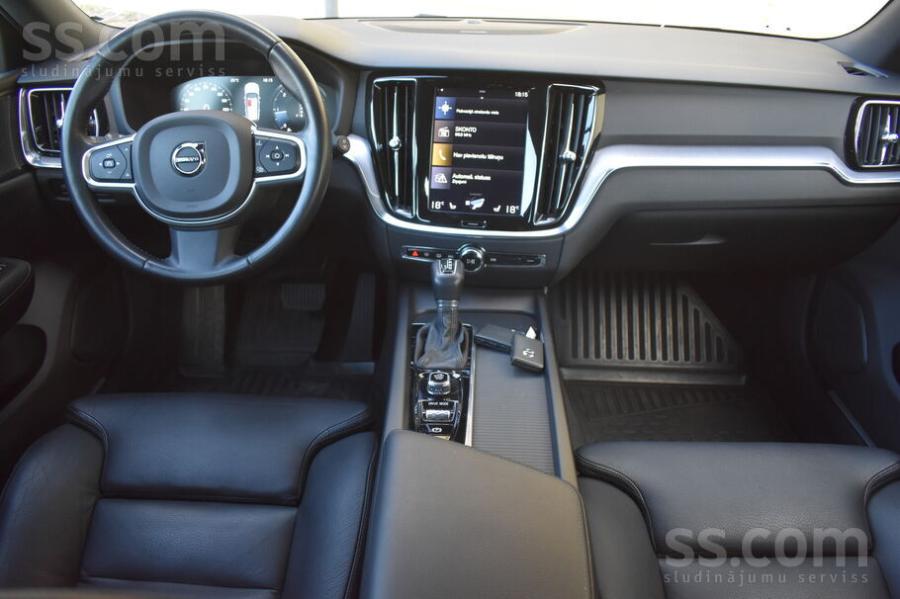 Zils Volvo V60 2019 Talsi, ar dzinēja tilpumu 2.00 L un nobraukumu 203 tūkst. km par 14700 €, foto 8 vietnē AUTOMOTO.COM.LV