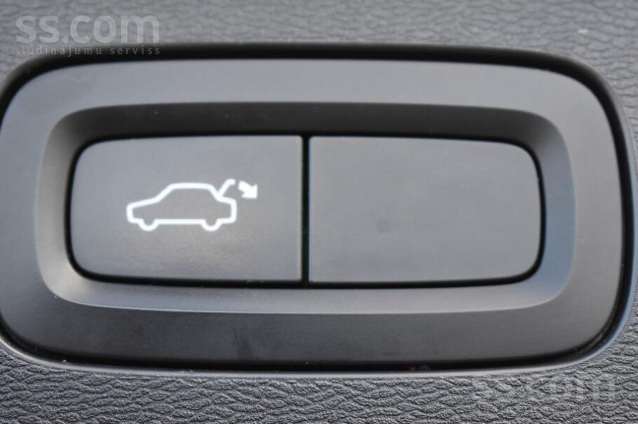 Zils Volvo V60 2019 Talsi, ar dzinēja tilpumu 2.00 L un nobraukumu 203 tūkst. km par 14700 €, foto 11 vietnē AUTOMOTO.COM.LV