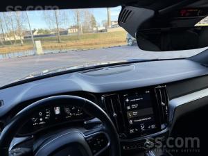 Blue Volvo V60 2019 in Riga, with an engine capacity of 2.00 L and mileage of 220 thousand km for 21500 €, photo 10 on AUTOMOTO.COM.LV