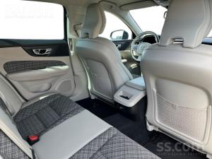 Blue Volvo V60 2019 in Riga, with an engine capacity of 2.00 L and mileage of 166 thousand km for 16500 €, photo 8 on AUTOMOTO.COM.LV