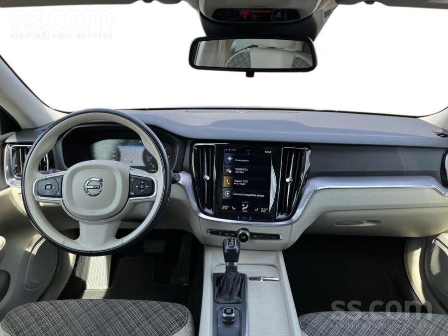 Blue Volvo V60 2019 in Riga, with an engine capacity of 2.00 L and mileage of 166 thousand km for 16500 €, photo 9 on AUTOMOTO.COM.LV