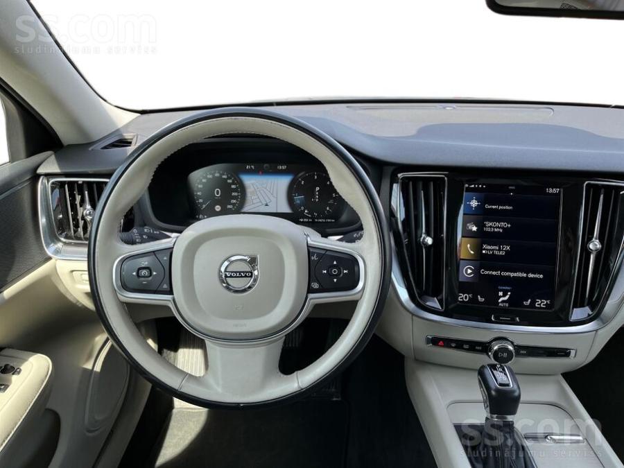 Blue Volvo V60 2019 in Riga, with an engine capacity of 2.00 L and mileage of 166 thousand km for 16500 €, photo 10 on AUTOMOTO.COM.LV
