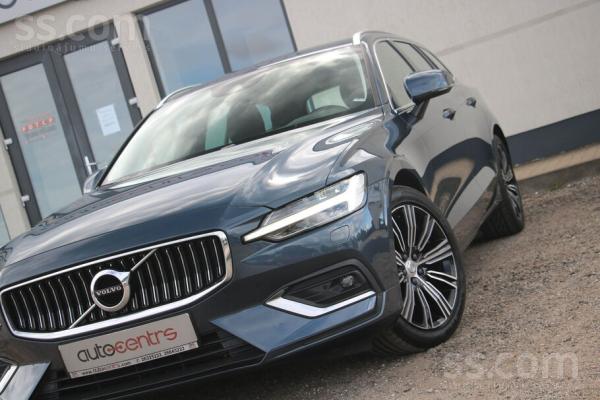 Blue Volvo V60 2019 in Tukums, with an engine capacity of 2.00 L and mileage of 108 thousand km for 17994 €, photo 8 on AUTOMOTO.COM.LV