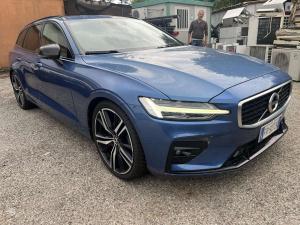 Blue Volvo V60 2019 in Panevezys, with an engine capacity of 1.97 L and mileage of 234 thousand km for 15900 €, photo 3 on AUTOMOTO.COM.LV