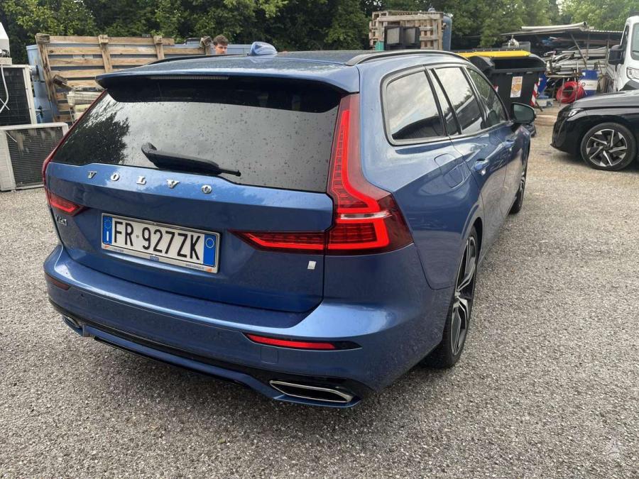 Blue Volvo V60 2019 in Panevezys, with an engine capacity of 1.97 L and mileage of 234 thousand km for 15900 €, photo 5 on AUTOMOTO.COM.LV