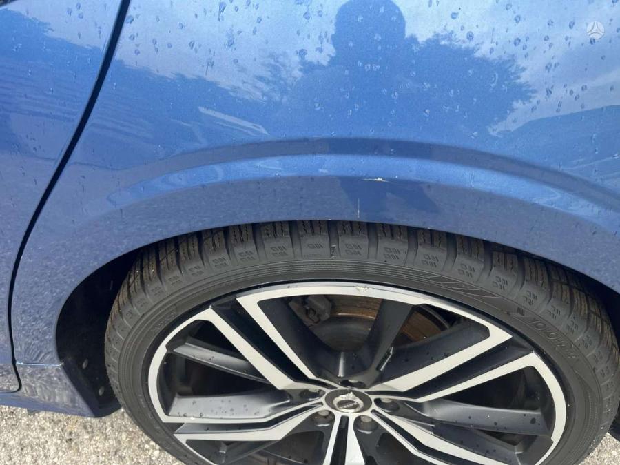 Blue Volvo V60 2019 in Panevezys, with an engine capacity of 1.97 L and mileage of 234 thousand km for 15900 €, photo 8 on AUTOMOTO.COM.LV