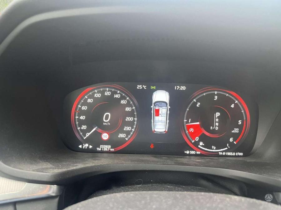 Blue Volvo V60 2019 in Panevezys, with an engine capacity of 1.97 L and mileage of 234 thousand km for 15900 €, photo 11 on AUTOMOTO.COM.LV