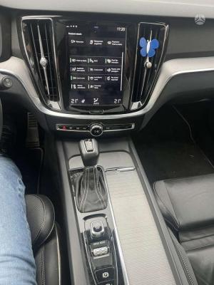 Blue Volvo V60 2019 in Panevezys, with an engine capacity of 1.97 L and mileage of 234 thousand km for 15900 €, photo 12 on AUTOMOTO.COM.LV