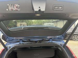 Blue Volvo V60 2019 in Panevezys, with an engine capacity of 1.97 L and mileage of 234 thousand km for 15900 €, photo 16 on AUTOMOTO.COM.LV