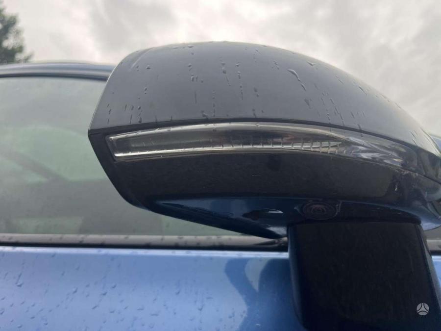 Blue Volvo V60 2019 in Panevezys, with an engine capacity of 1.97 L and mileage of 234 thousand km for 15900 €, photo 19 on AUTOMOTO.COM.LV