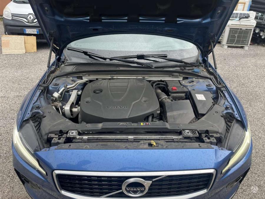 Blue Volvo V60 2019 in Panevezys, with an engine capacity of 1.97 L and mileage of 234 thousand km for 15900 €, photo 22 on AUTOMOTO.COM.LV