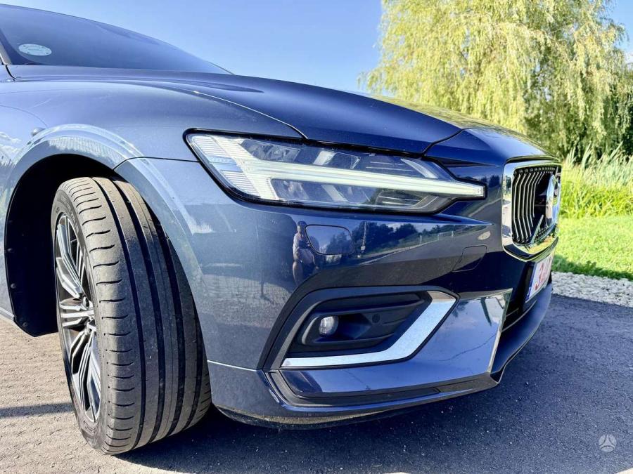 Zils Volvo V60 2019 Viļņa, ar dzinēja tilpumu 1.97 L un nobraukumu 233 tūkst. km par 14000 €, foto 11 vietnē AUTOMOTO.COM.LV
