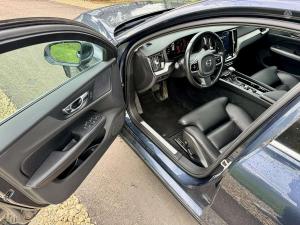 Zils Volvo V60 2019 Viļņa, ar dzinēja tilpumu 1.97 L un nobraukumu 233 tūkst. km par 14000 €, foto 15 vietnē AUTOMOTO.COM.LV