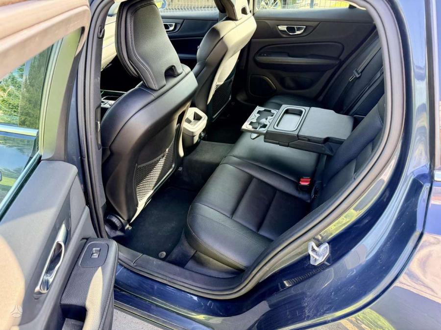 Zils Volvo V60 2019 Viļņa, ar dzinēja tilpumu 1.97 L un nobraukumu 233 tūkst. km par 14000 €, foto 18 vietnē AUTOMOTO.COM.LV