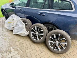 Zils Volvo V60 2019 Viļņa, ar dzinēja tilpumu 1.97 L un nobraukumu 233 tūkst. km par 14000 €, foto 28 vietnē AUTOMOTO.COM.LV