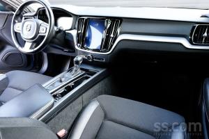 Zils Volvo V60 2019 Rīga, ar dzinēja tilpumu 2.00 L un nobraukumu 246 tūkst. km par 15890 €, foto 6 vietnē AUTOMOTO.COM.LV