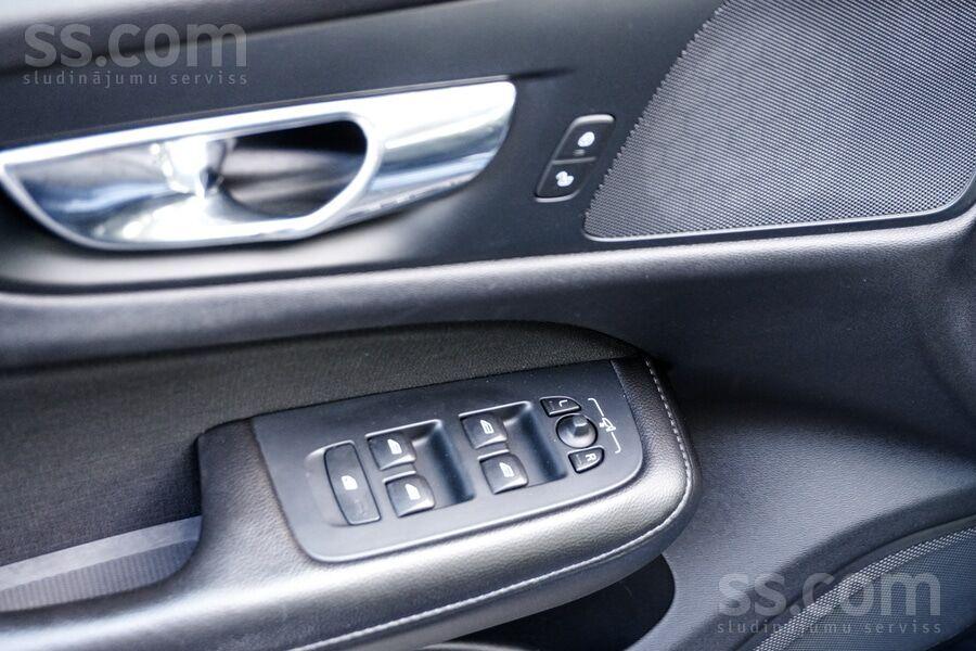 Zils Volvo V60 2019 Rīga, ar dzinēja tilpumu 2.00 L un nobraukumu 246 tūkst. km par 15890 €, foto 10 vietnē AUTOMOTO.COM.LV