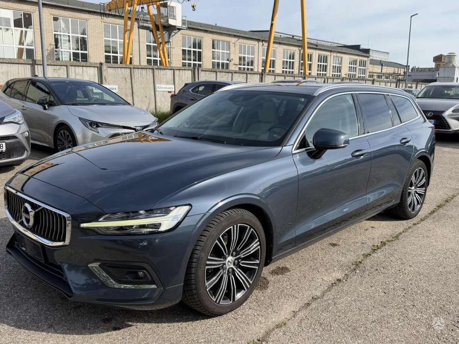 Zils Volvo V60 2019 Viļņa, ar dzinēja tilpumu 2.40 L un nobraukumu 273 tūkst. km par 13500 €, foto 1 vietnē AUTOMOTO.COM.LV