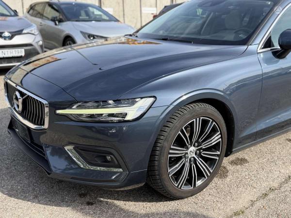 Blue Volvo V60 2019 in Vilnius, with an engine capacity of 2.40 L and mileage of 273 thousand km for 13500 €, photo 4 on AUTOMOTO.COM.LV