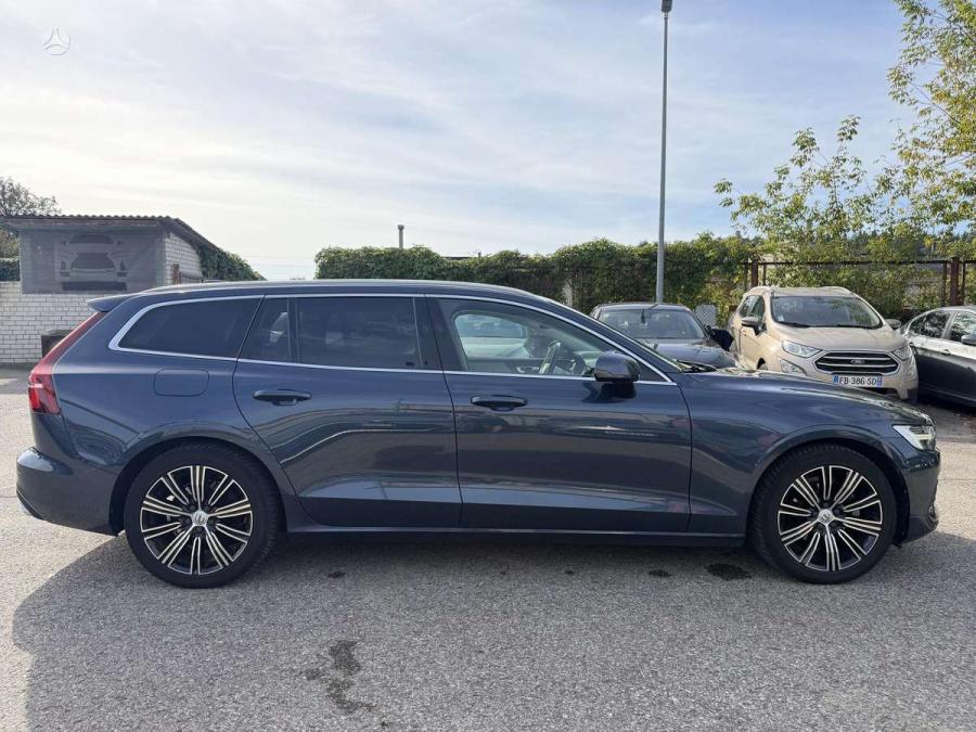 Zils Volvo V60 2019 Viļņa, ar dzinēja tilpumu 2.40 L un nobraukumu 273 tūkst. km par 13500 €, foto 9 vietnē AUTOMOTO.COM.LV
