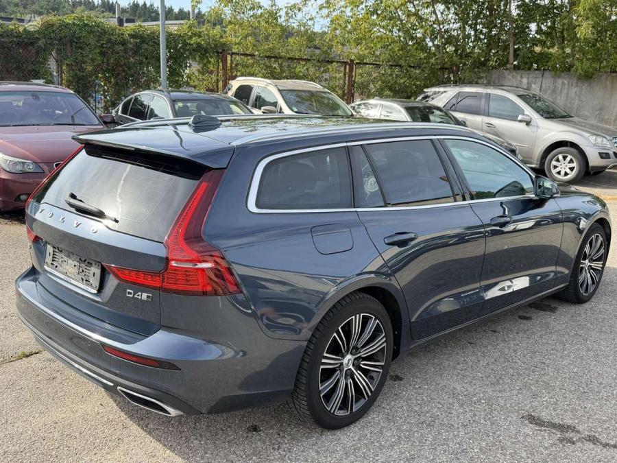 Zils Volvo V60 2019 Viļņa, ar dzinēja tilpumu 2.40 L un nobraukumu 273 tūkst. km par 13500 €, foto 12 vietnē AUTOMOTO.COM.LV