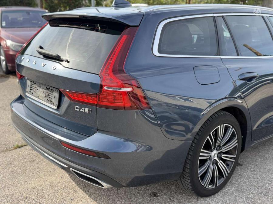 Zils Volvo V60 2019 Viļņa, ar dzinēja tilpumu 2.40 L un nobraukumu 273 tūkst. km par 13500 €, foto 13 vietnē AUTOMOTO.COM.LV