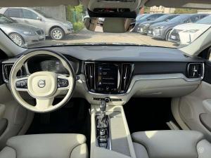 Zils Volvo V60 2019 Viļņa, ar dzinēja tilpumu 2.40 L un nobraukumu 273 tūkst. km par 13500 €, foto 24 vietnē AUTOMOTO.COM.LV