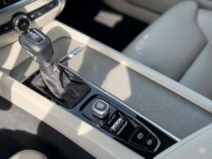 Zils Volvo V60 2019 Viļņa, ar dzinēja tilpumu 2.40 L un nobraukumu 273 tūkst. km par 13500 €, foto 26 vietnē AUTOMOTO.COM.LV