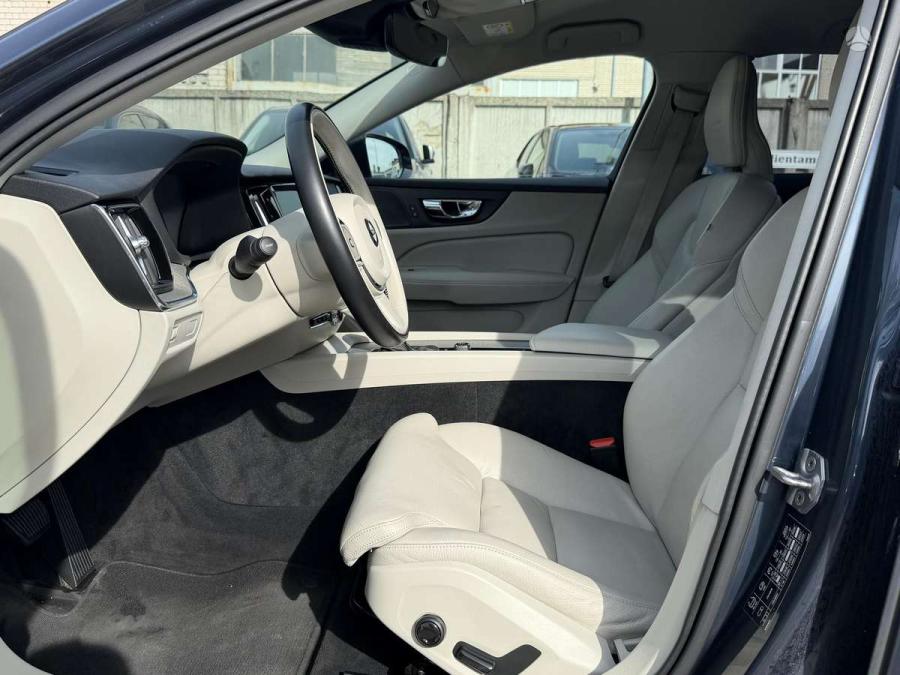 Zils Volvo V60 2019 Viļņa, ar dzinēja tilpumu 2.40 L un nobraukumu 273 tūkst. km par 13500 €, foto 31 vietnē AUTOMOTO.COM.LV