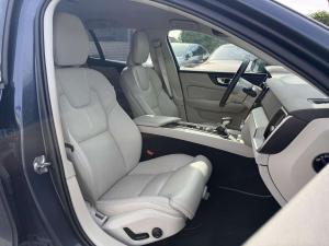 Zils Volvo V60 2019 Viļņa, ar dzinēja tilpumu 2.40 L un nobraukumu 273 tūkst. km par 13500 €, foto 32 vietnē AUTOMOTO.COM.LV