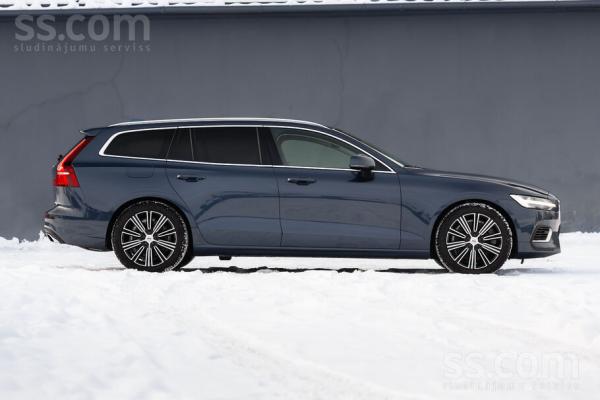 Zils Volvo V60 2020 Jelgava, ar dzinēja tilpumu 2.00 L un nobraukumu 232 tūkst. km par 18700 €, foto 8 vietnē AUTOMOTO.COM.LV