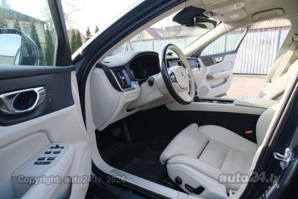Zils Volvo V60 2020 Pērnava, ar dzinēja tilpumu 2.00 L un nobraukumu 129 tūkst. km par 24800 €, foto 4 vietnē AUTOMOTO.COM.LV