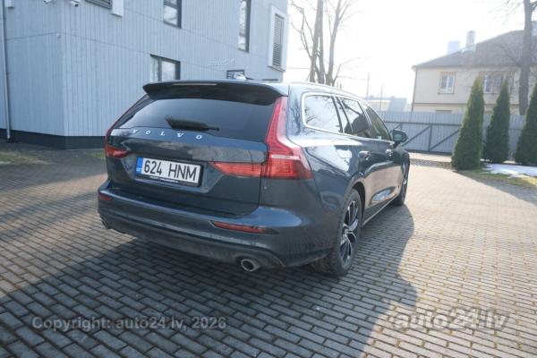 Zils Volvo V60 2020 Pērnava, ar dzinēja tilpumu 2.00 L un nobraukumu 129 tūkst. km par 24800 €, foto 9 vietnē AUTOMOTO.COM.LV