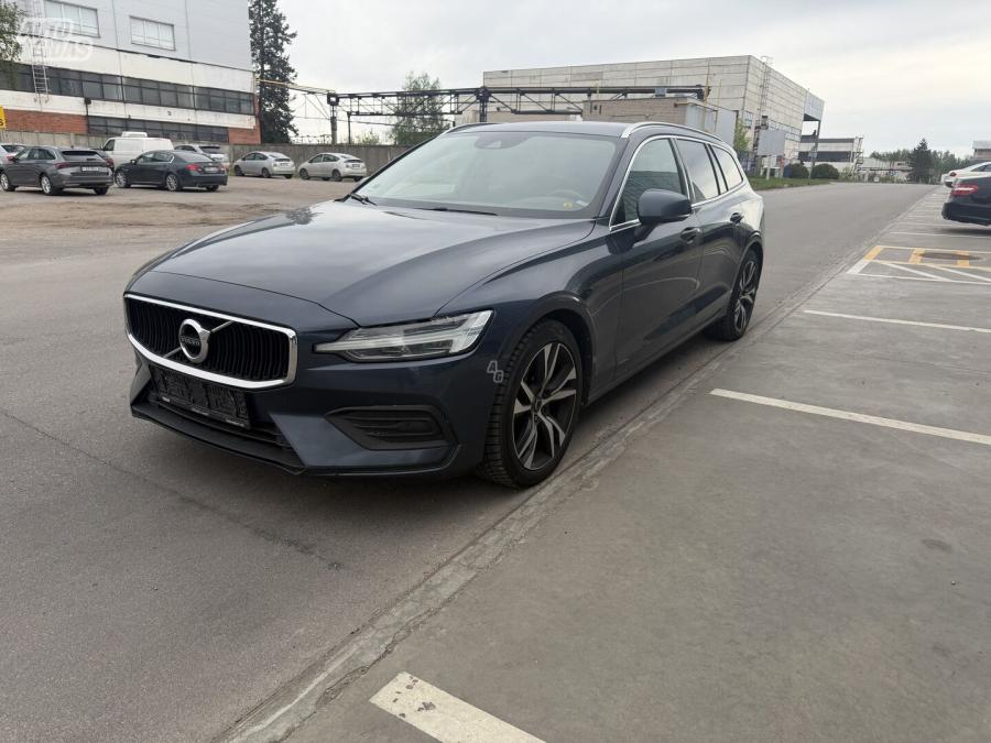 Zils Volvo V60 2020 Panevēža, ar dzinēja tilpumu 2.00 L un nobraukumu 326 tūkst. km par 12300 €, foto 3 vietnē AUTOMOTO.COM.LV
