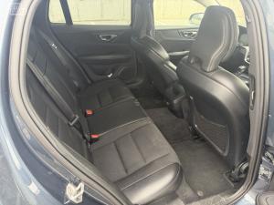 Zils Volvo V60 2020 Panevēža, ar dzinēja tilpumu 2.00 L un nobraukumu 326 tūkst. km par 12300 €, foto 22 vietnē AUTOMOTO.COM.LV