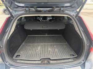 Zils Volvo V60 2020 Panevēža, ar dzinēja tilpumu 2.00 L un nobraukumu 326 tūkst. km par 12300 €, foto 25 vietnē AUTOMOTO.COM.LV
