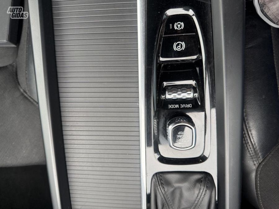 Zils Volvo V60 2020 Panevēža, ar dzinēja tilpumu 2.00 L un nobraukumu 326 tūkst. km par 12300 €, foto 17 vietnē AUTOMOTO.COM.LV