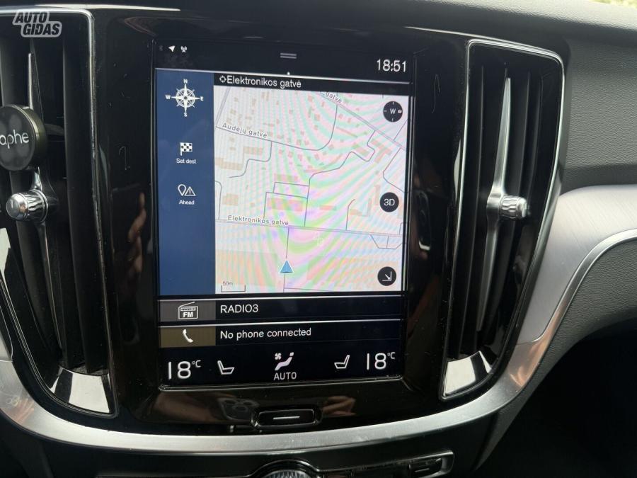 Zils Volvo V60 2020 Panevēža, ar dzinēja tilpumu 2.00 L un nobraukumu 326 tūkst. km par 12300 €, foto 19 vietnē AUTOMOTO.COM.LV