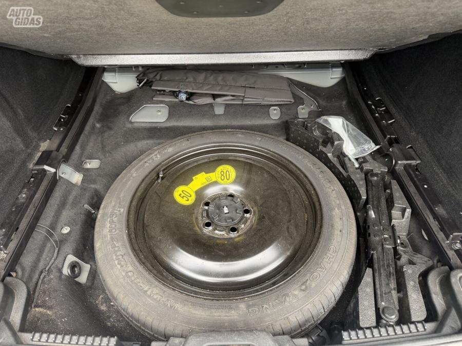 Zils Volvo V60 2020 Panevēža, ar dzinēja tilpumu 2.00 L un nobraukumu 326 tūkst. km par 12300 €, foto 31 vietnē AUTOMOTO.COM.LV