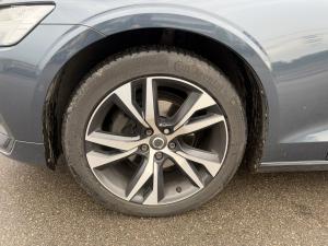 Zils Volvo V60 2020 Panevēža, ar dzinēja tilpumu 2.00 L un nobraukumu 326 tūkst. km par 12300 €, foto 32 vietnē AUTOMOTO.COM.LV