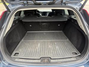 Zils Volvo V60 2020 Panevēža, ar dzinēja tilpumu 2.00 L un nobraukumu 326 tūkst. km par 12300 €, foto 33 vietnē AUTOMOTO.COM.LV