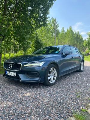 Zils Volvo V60 2020 Tallina, ar dzinēja tilpumu 2.00 L un nobraukumu 341 tūkst. km par 9900 €, foto  vietnē AUTOMOTO.COM.LV