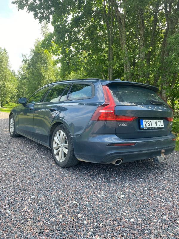 Blue Volvo V60 2020 in Tallinn, with an engine capacity of 2.00 L and mileage of 341 thousand km for 9900 €, photo 3 on AUTOMOTO.COM.LV