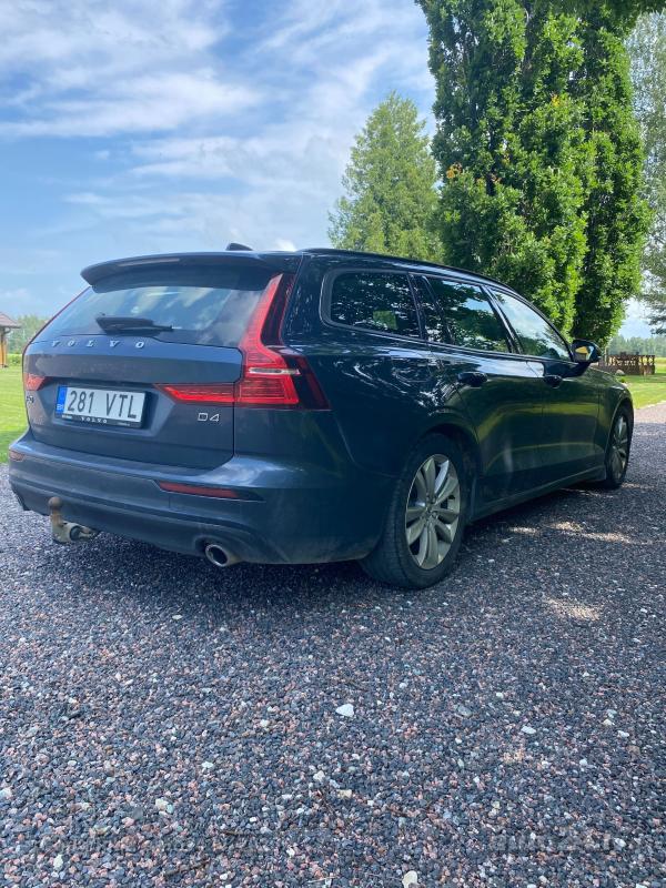 Blue Volvo V60 2020 in Tallinn, with an engine capacity of 2.00 L and mileage of 341 thousand km for 9900 €, photo 4 on AUTOMOTO.COM.LV